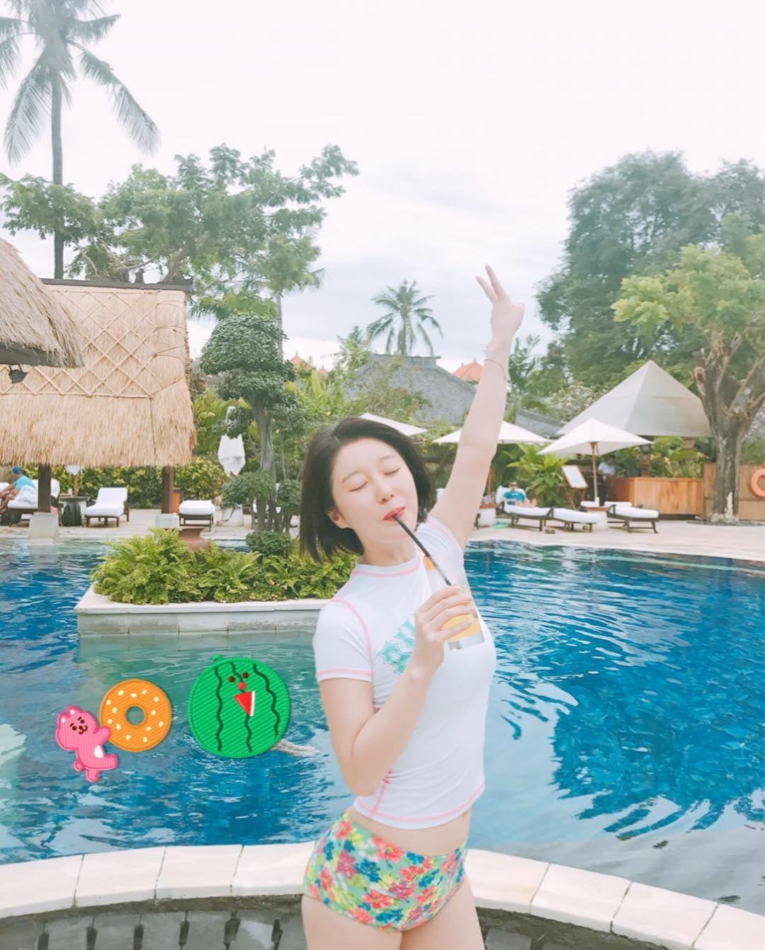 자연산 D컵 육덕 글래머 가슴 골반 가수 나비안지호 인스타 비키니 몸매 어깨화상 네이버 포스트