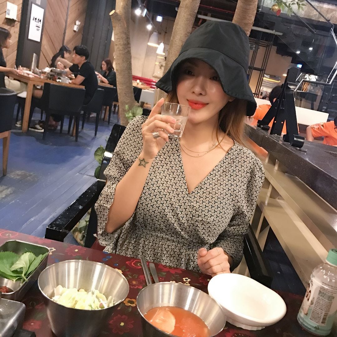 C컵 글래머 미시 유부녀 삐리빠빠 브아걸 나르샤 비키니 풍만 몸매 전봇대 셀카 이 돌 네이버 포스트