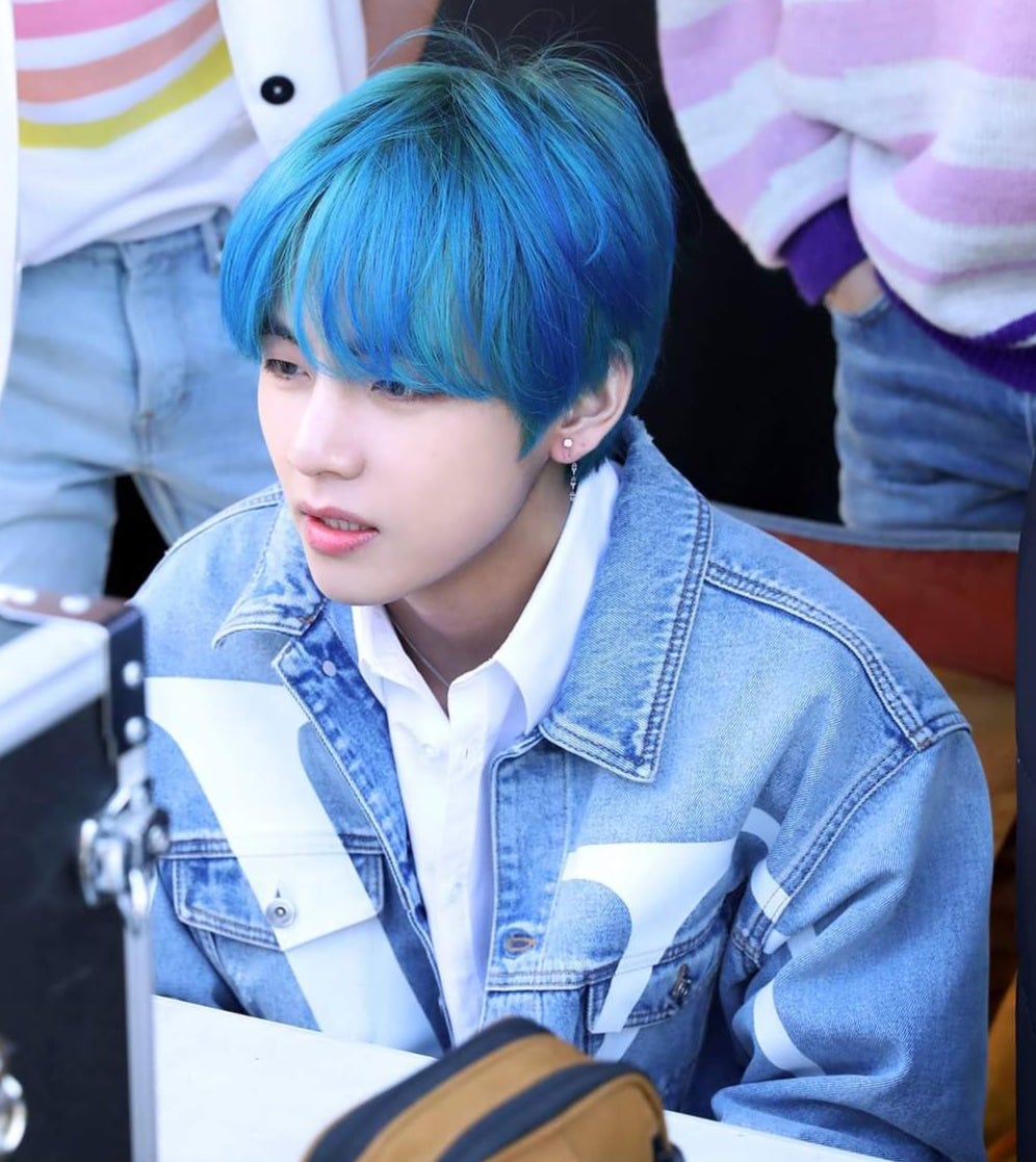 Bts 뷔 파란머리가 가장 잘 어울리는 남자아이돌 1위 네이버 포스트
