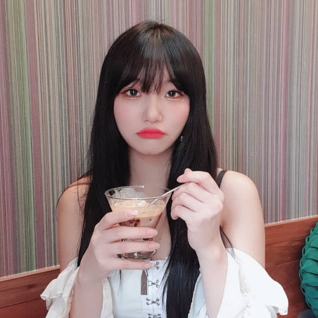맥심 커버걸 수련수련 E컵 거유 글래머 97년생 트위치 여캠 Bj 귀칼 코스프레 미팅을 네이버 포스트