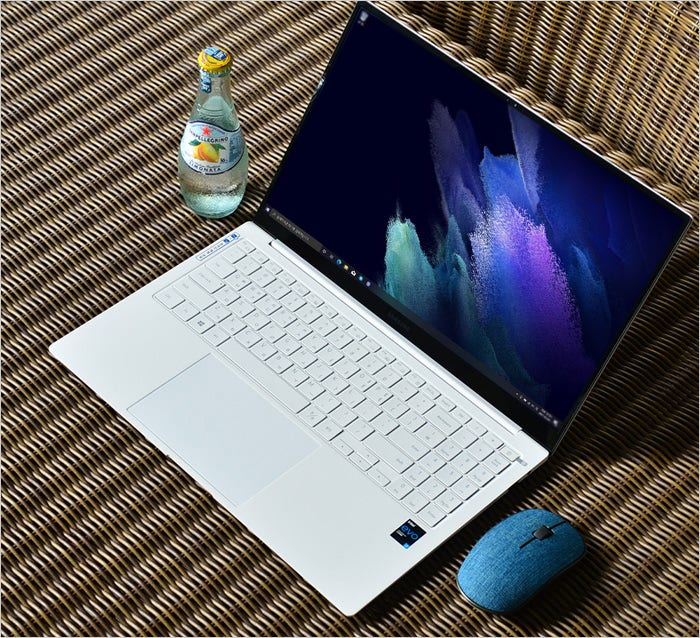 동급 최강의 휴대성, 삼성 갤럭시북 프로 NT950XDB-K71A : 네이버 포스트