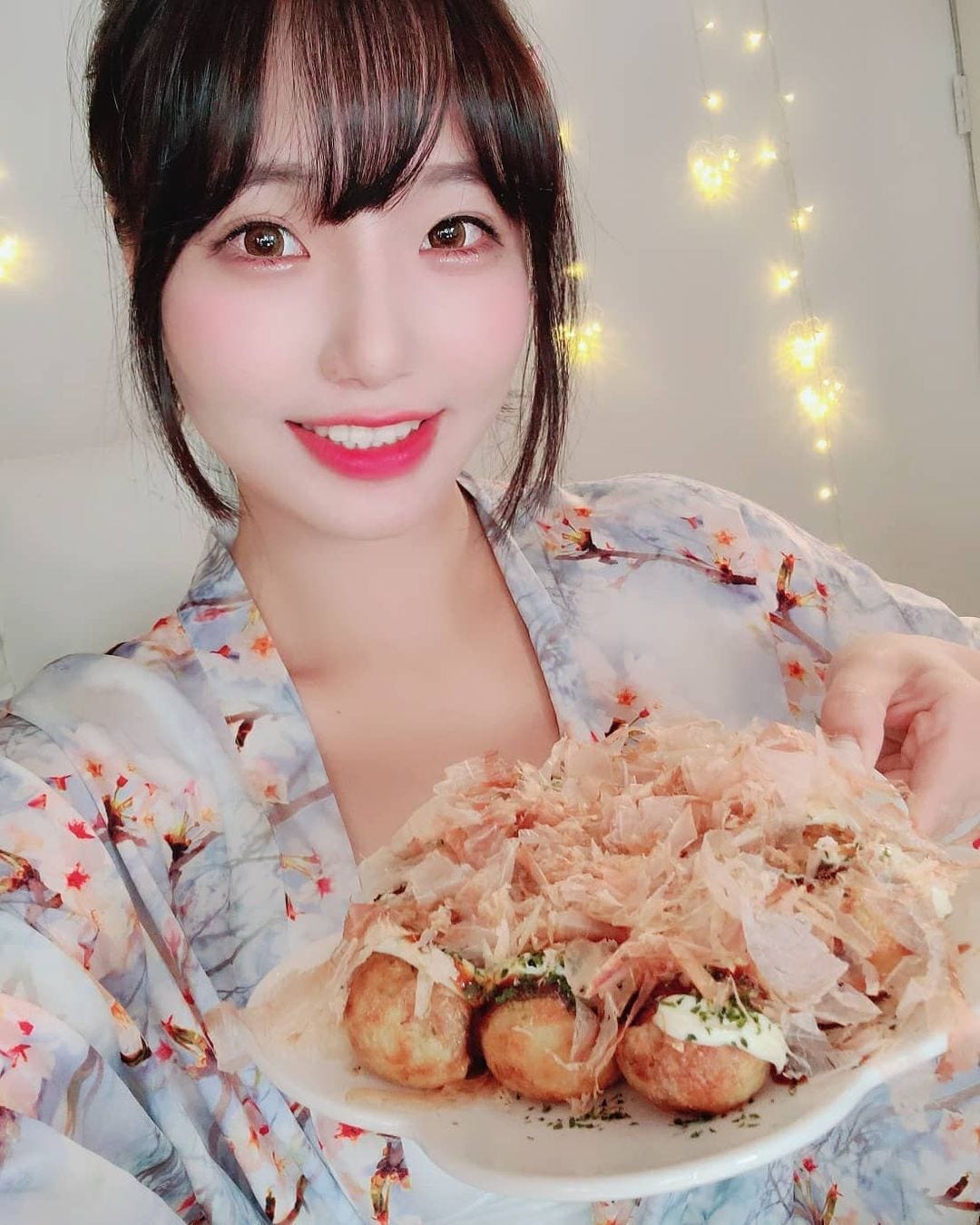 수련수련 정지 레전드 겨드랑이 성형 본명 맥심 실물 사고 트위치 스트리머 글래머 여캠 짤 네이버 포스트