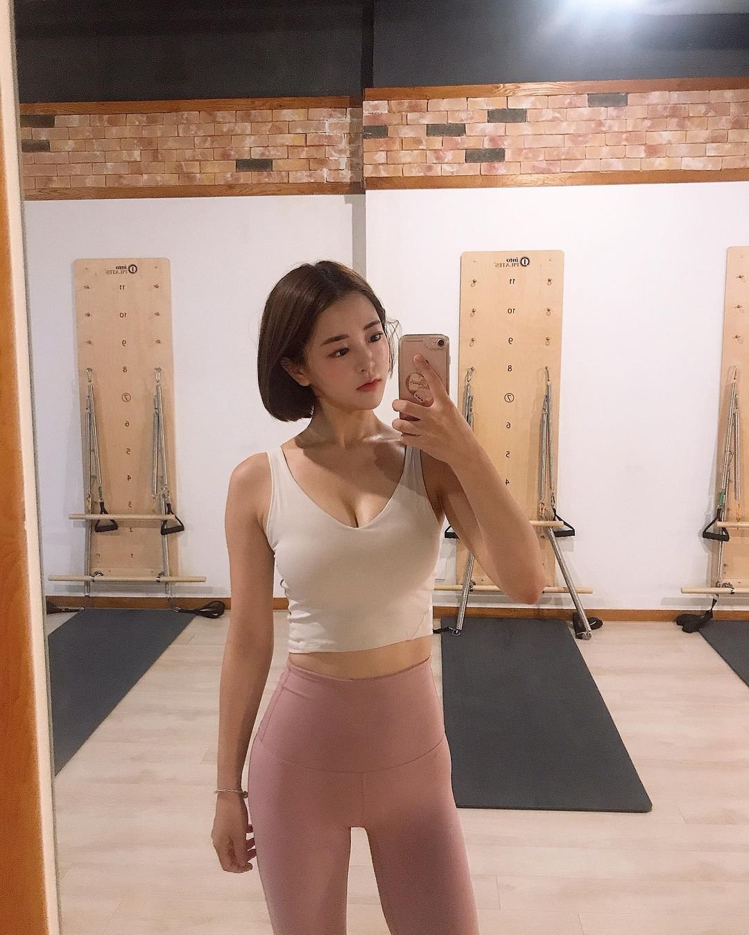 앤드 필라테스강사 모델 심아윤 힙업 골반 레깅스 뒤태 슬렌더몸매 인스타 네이버 포스트