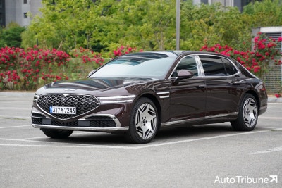 [시승] 제네시스 G90 LWB, “내연기관 럭셔리 세단의 화려한 피날레” : 네이버 포스트