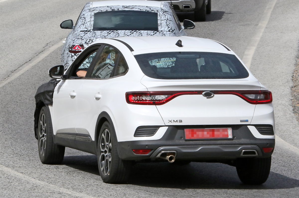 르노코리아 'XM3 페이스리프트' 유럽서 포착…프로토타입 스파이샷 : 네이버 포스트