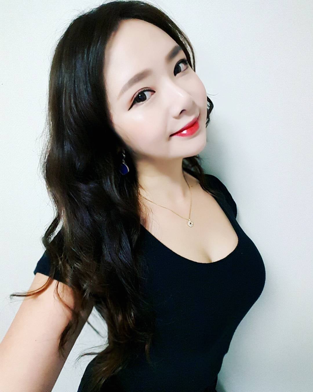 핀업걸 수영복 비키니 인플루언서 육덕 글래머 몸매 꿀벅지 뒤태 팬트리 인스타 네이버 포스트