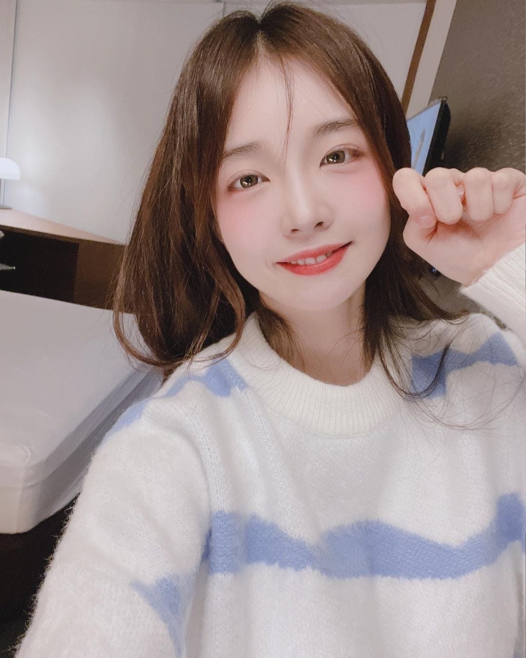 리나의 일상 룩북 유튜버 청순글래머 몸매 패트리온 미공개 사진 셀카 91년생 인스타 네이버 포스트