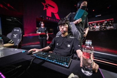 [LCK] '에이밍'의 제리가 죽지 않아! KT, T1전 1세트 승리 : 네이버 포스트