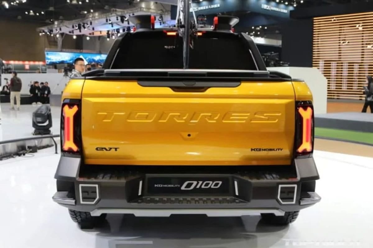 공개 임박! KGM 토레스 O100 전기 픽업트럭, 위장막 벗고 세부 사양 드러내다 : 네이버 포스트