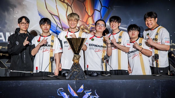 [발로란트 현장] 결승 MVP 가져간 EDG 정융캉, "우승했지만, 더 노력할 것" : 네이버 포스트